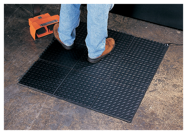 Mat Modular Diamond-Plate ESD Mat 3 x 3 ft. | Contact Us | Wearwell ...